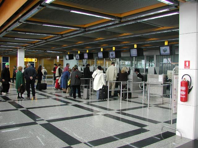 Flughafen Split | Kroatien Reiseführer √