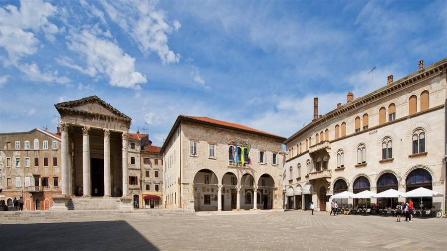 Das Forum in Pula | Stadtplatz in Pula - Kroati.de √